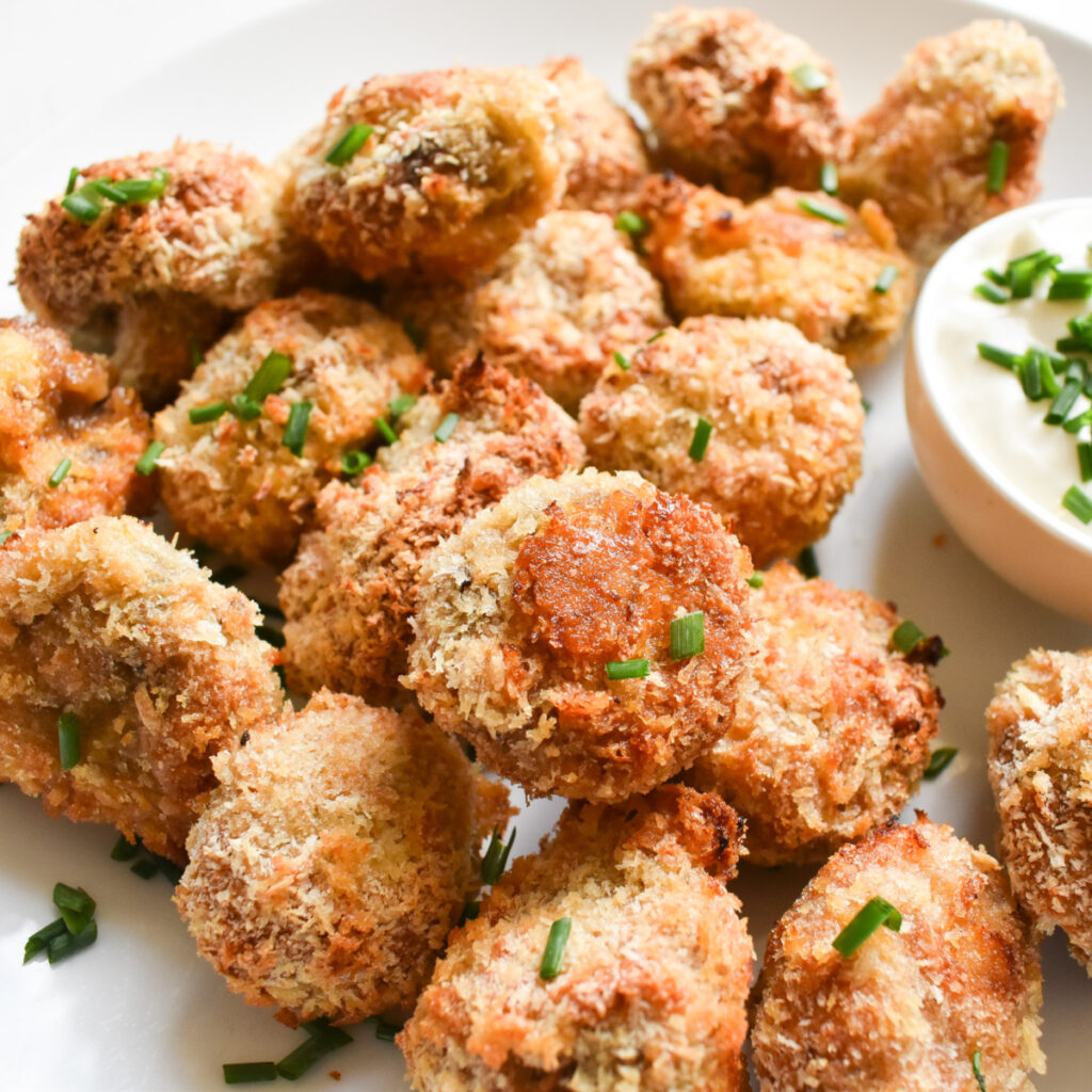 Baked Crispy Garlic Mushrooms - Andrea's Dainty Kitchen